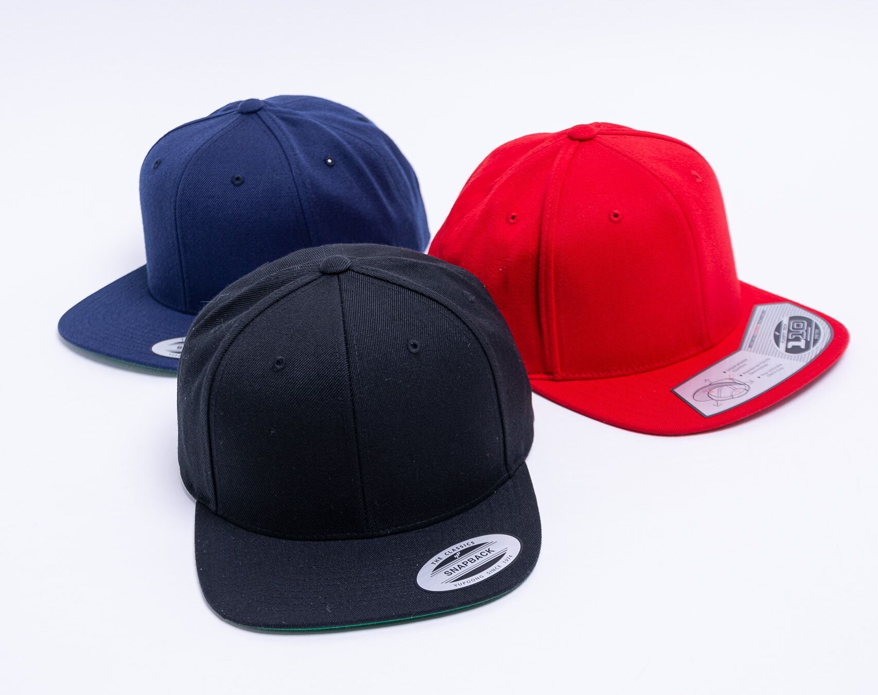 Kšiltovka Yupoong Classic Snapback Black / Green Undervisor - Snapbacks