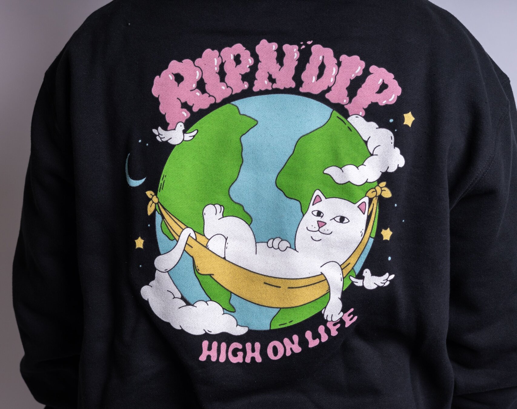 Mikina Rip & Dip High On Life Hoodie Black - Snapbacks