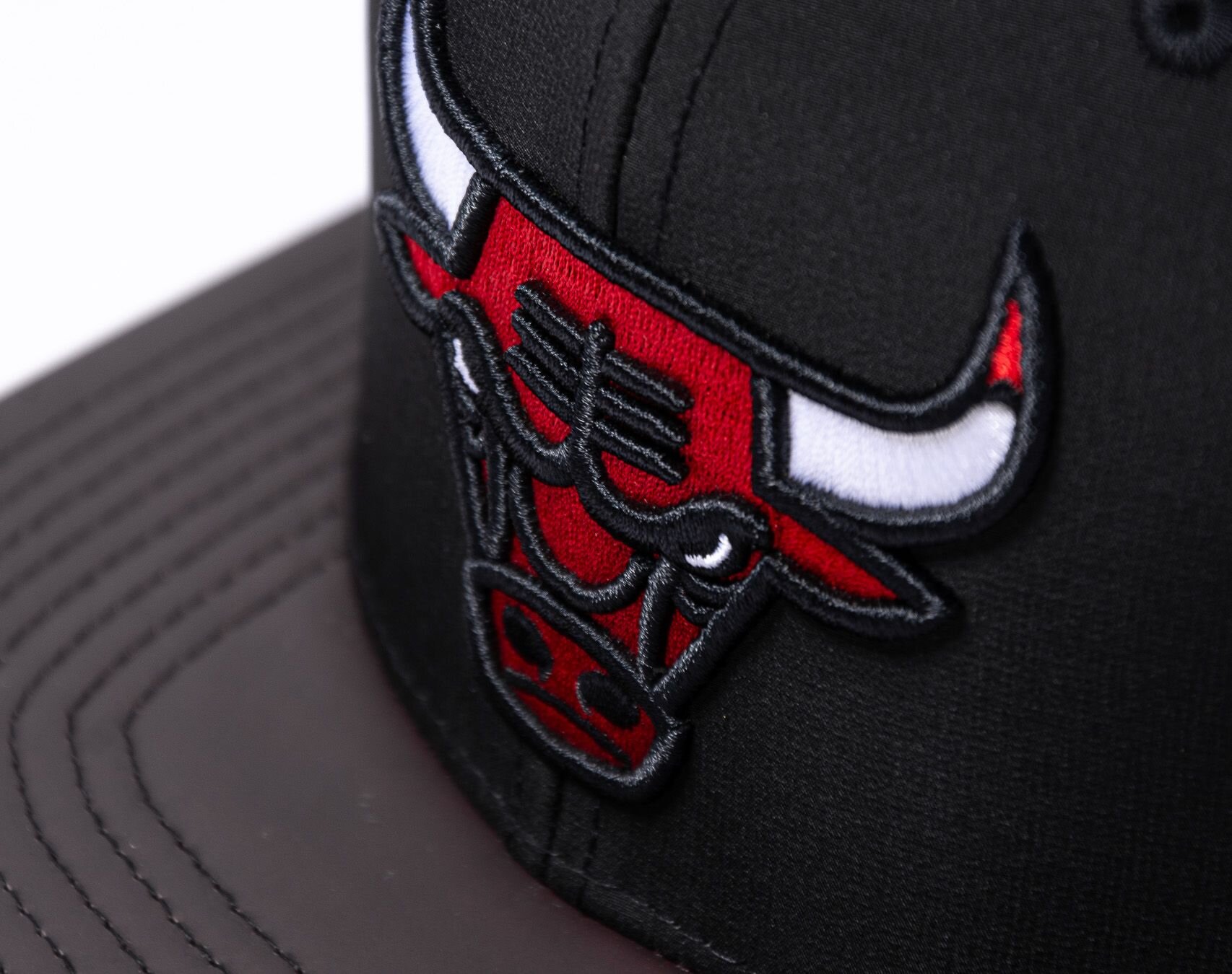 Kšiltovka Mitchell & Ness Nba Heat Up Snapback Chicago Bulls Black ...