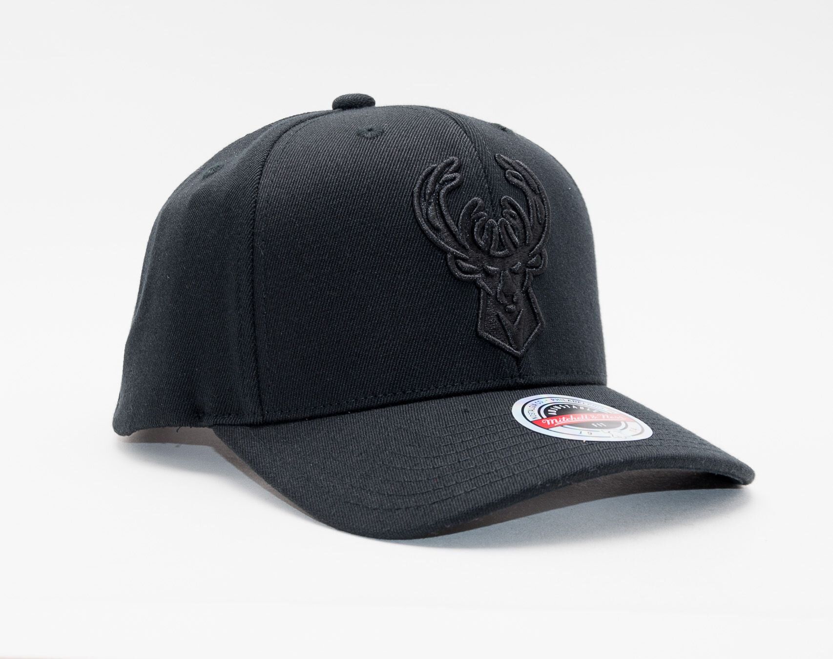 Kšiltovka Mitchell & Ness Milwaukee Bucks Blacklight Redline Snapback ...
