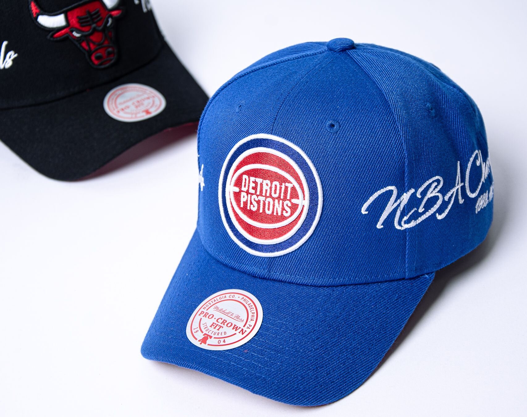 Kšiltovka Mitchell & Ness Champ Wrap Pro Snapback Hwc Detroit Pistons ...
