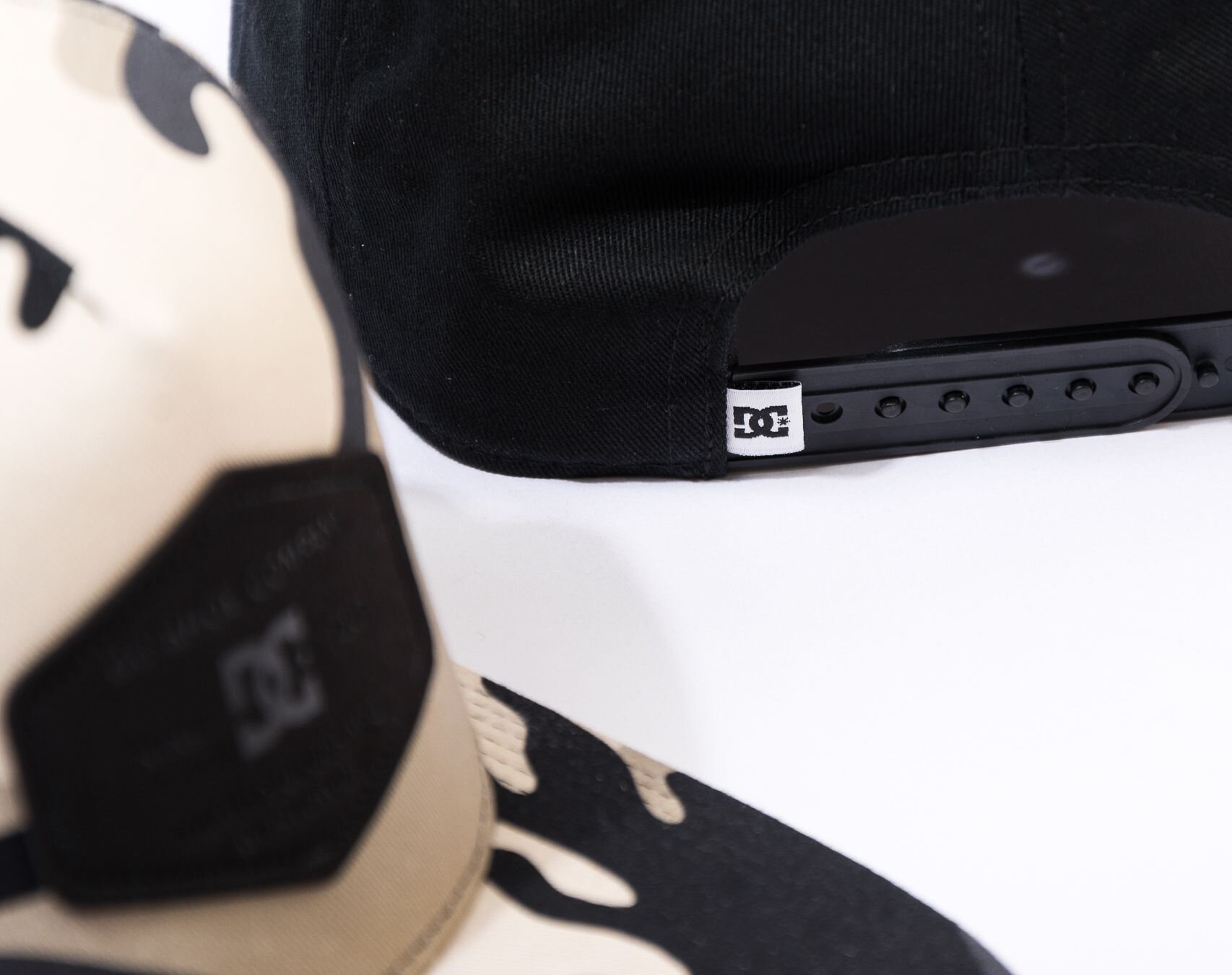 Kšiltovka DC REYNOTTS 7 HDWR XCKC STONE CAMO 10114 - Snapbacks