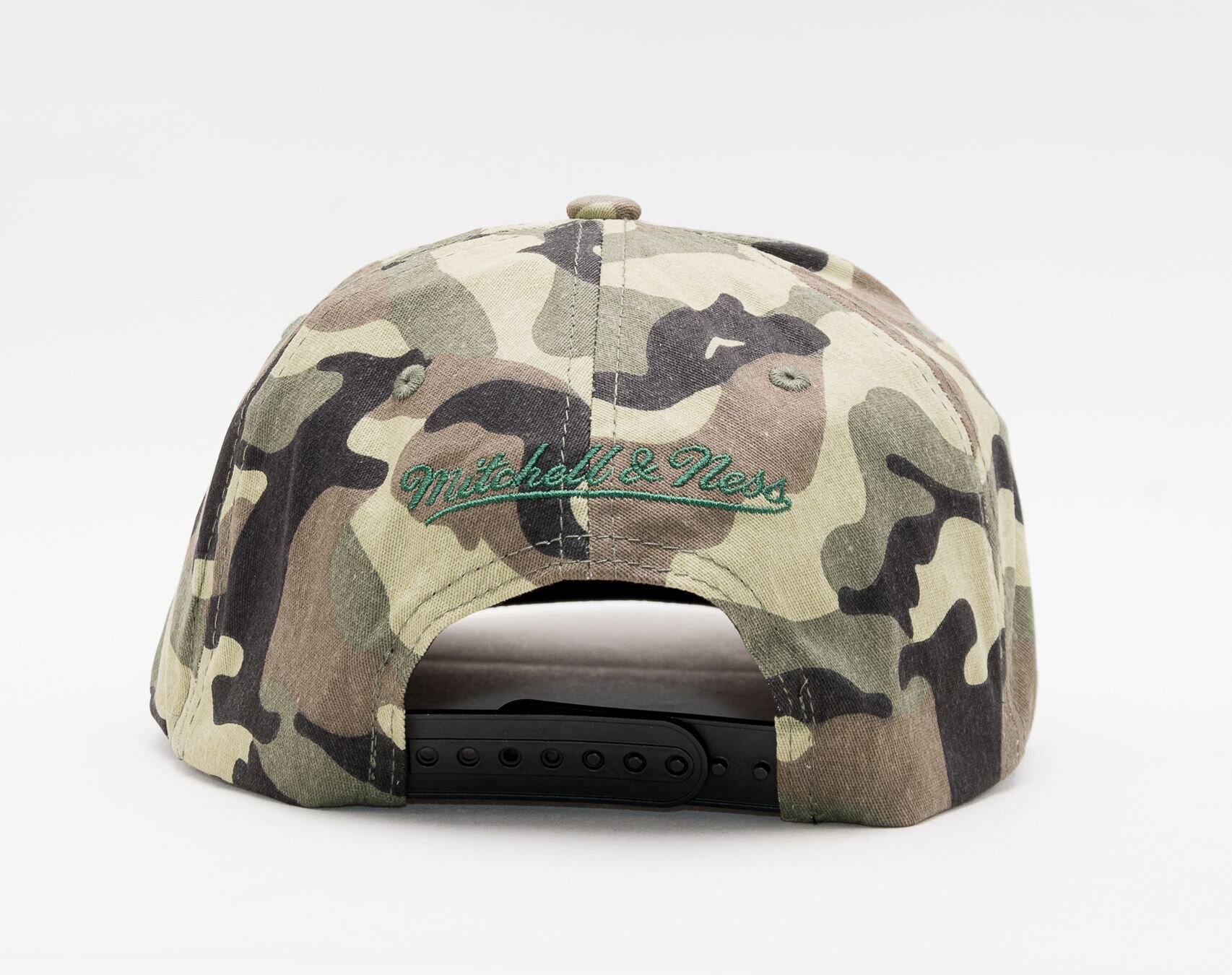 Kšiltovka Mitchell & Ness Milwaukee Bucks Woodland Desert Stretch ...
