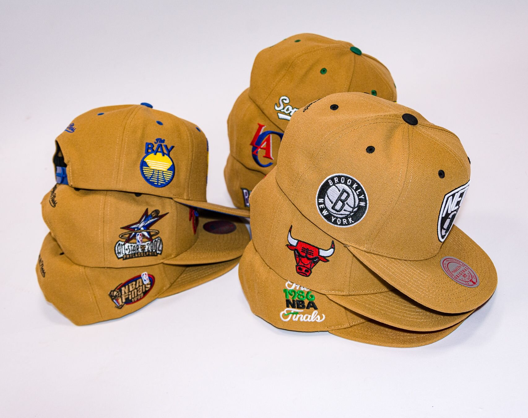 Kšiltovka Mitchell & Ness WHEAT TC SNAPBACK HWC Boston Celtics Tan ...